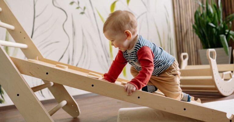 Stimuler la motricité des tout-petits : conseils et activités clés